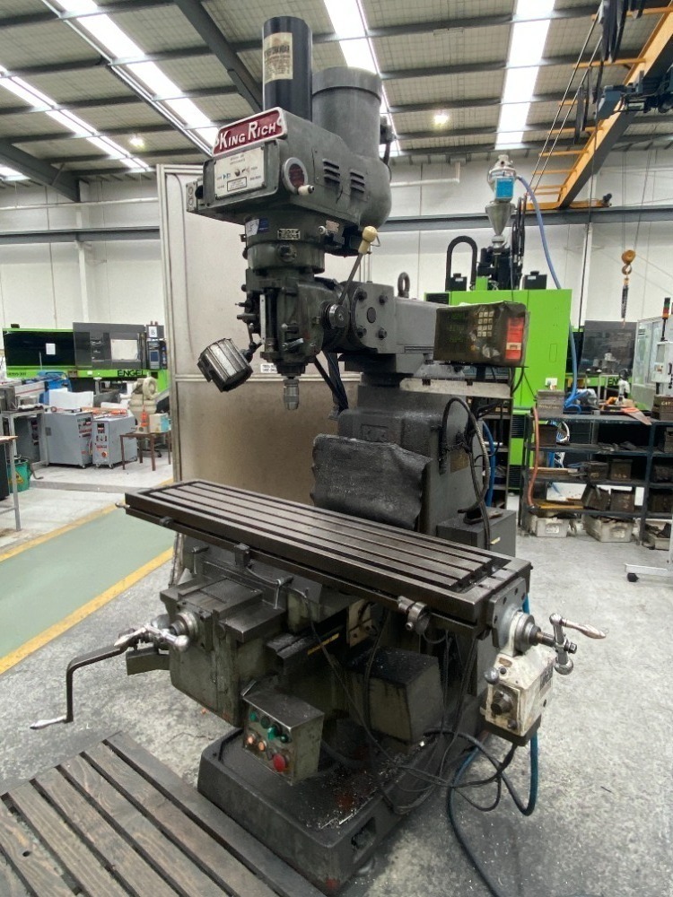 1997 King Rich KR-V3000 Milling Machine | Hilco Global APAC