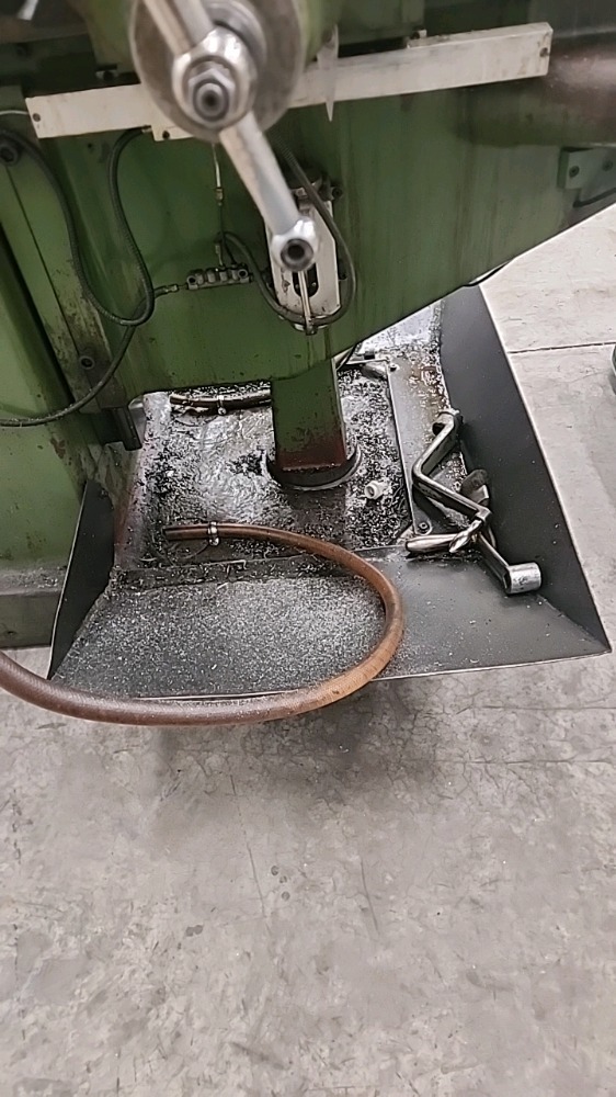 King Rich KR-V3000 Vertical Milling Machine | Hilco Global APAC